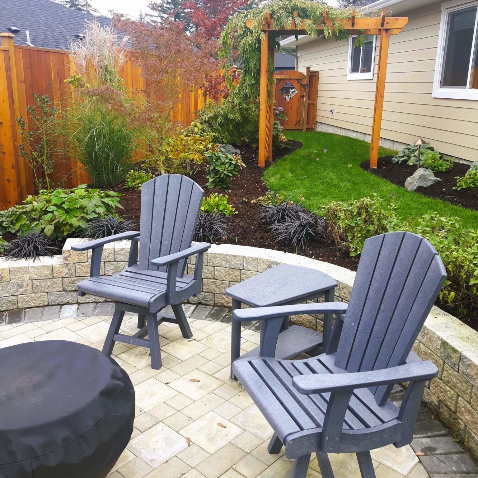 Intimate Patio Garden - Arianne Huene Landscape Design