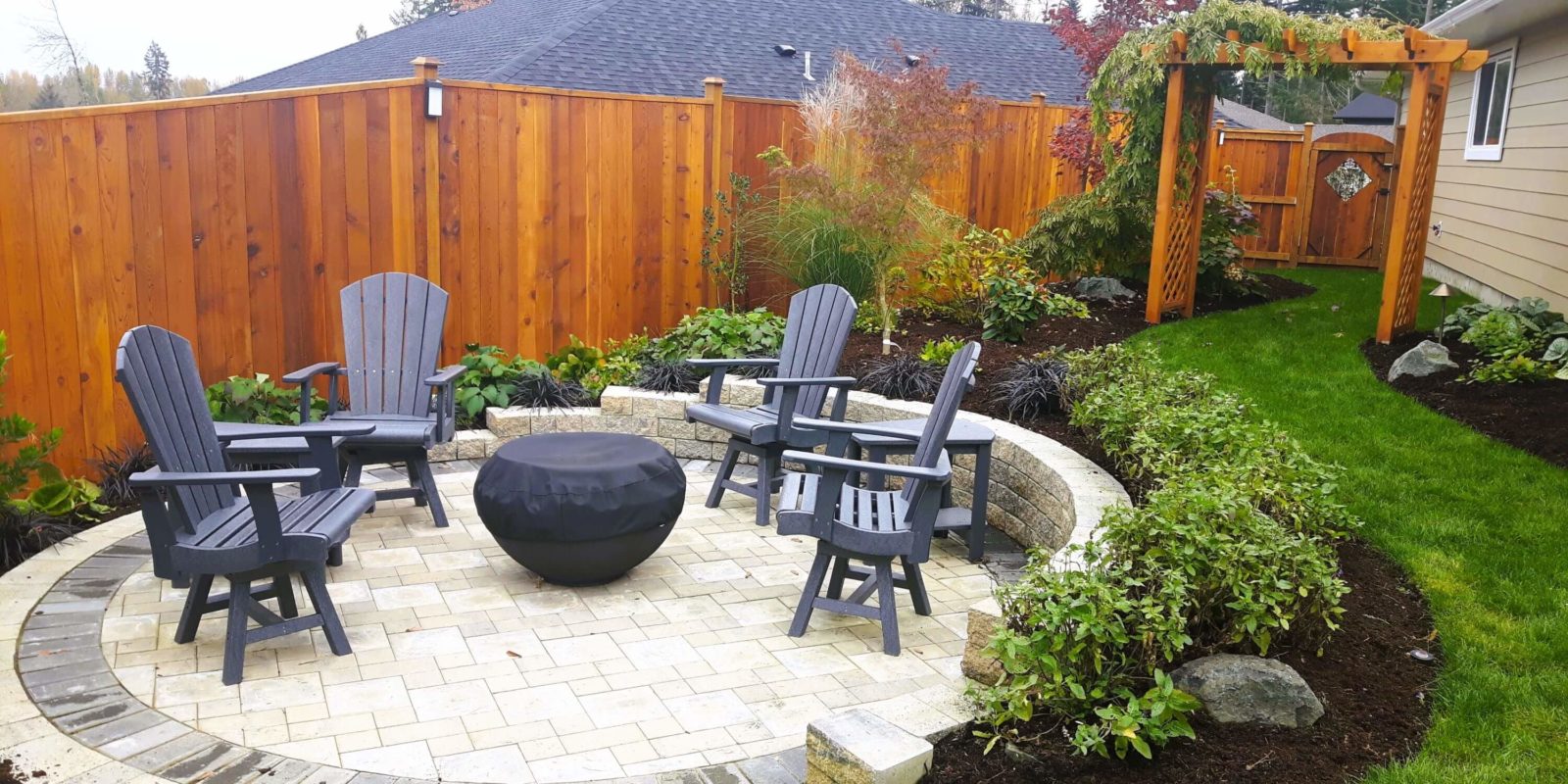 Intimate Patio Garden - Arianne Huene Landscape Design
